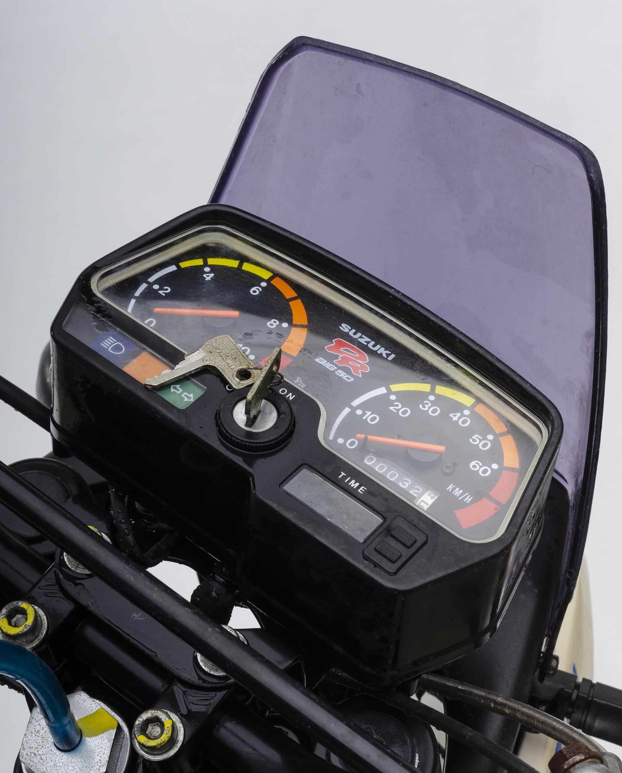 Suzuki DR50 Big white-blue - 32 km · Fourstrokebarn Honda & Parts