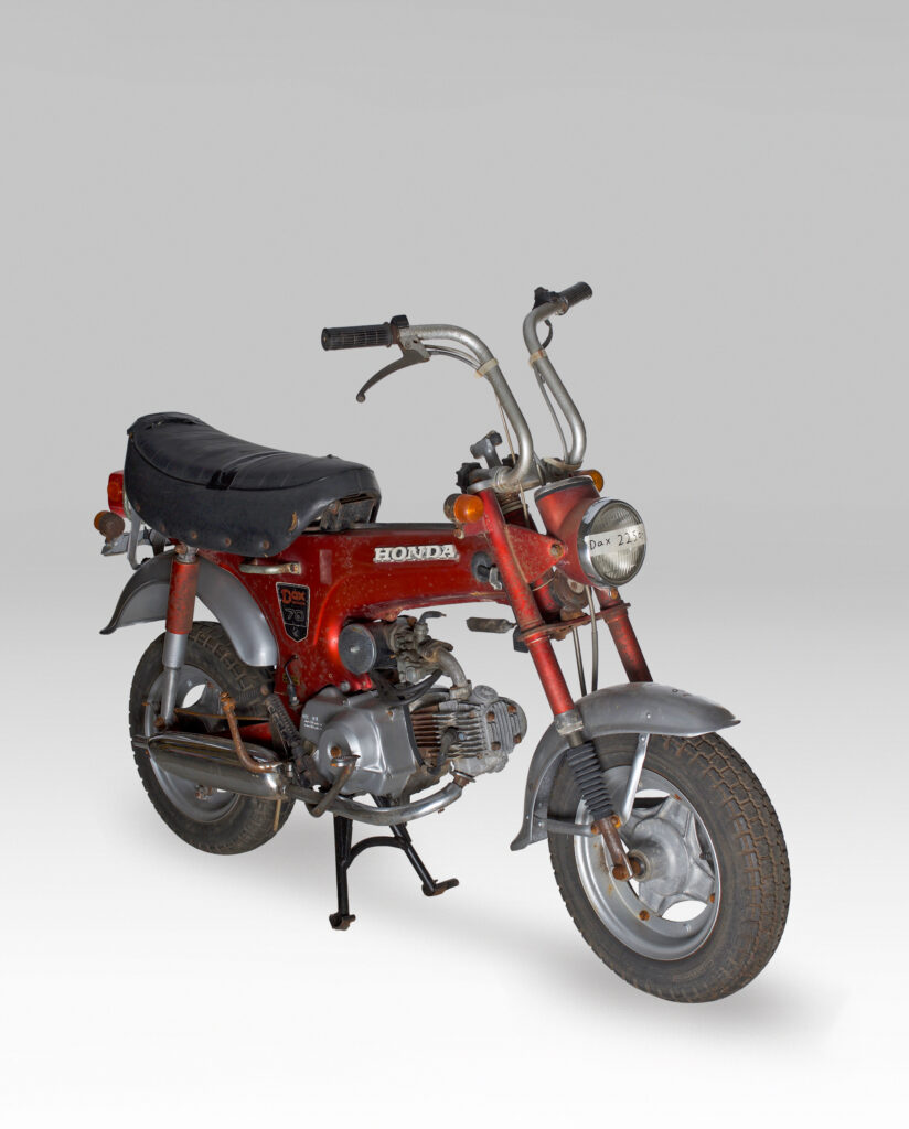 Honda Dax ST70 red - 8976 km · Fourstrokebarn Honda & Parts